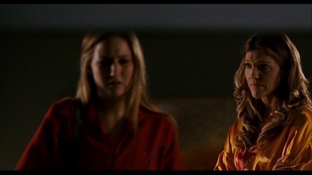 Screencaps - WalkAllOverMe 0123 - Tricia Helfer Fan Gallery